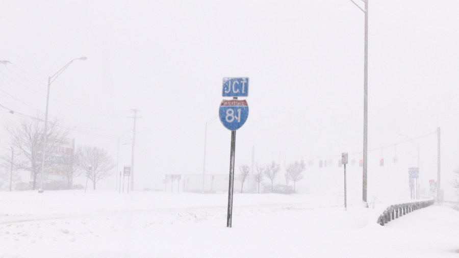 Thanksgiving weekend brings wind advisory, snow warnings