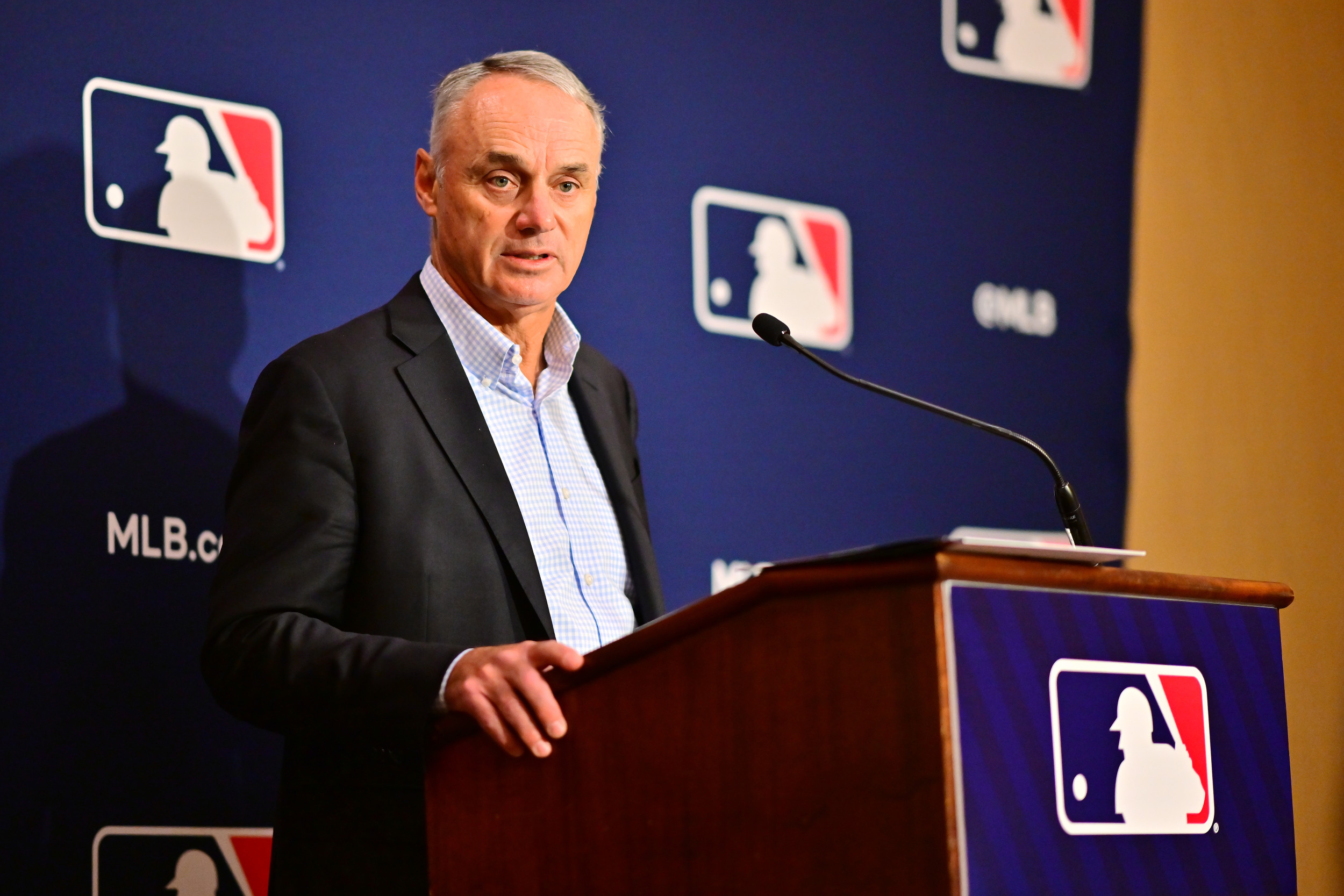 Dodgers Free Agency Splurge Prompts Discussions About Baseball Economics