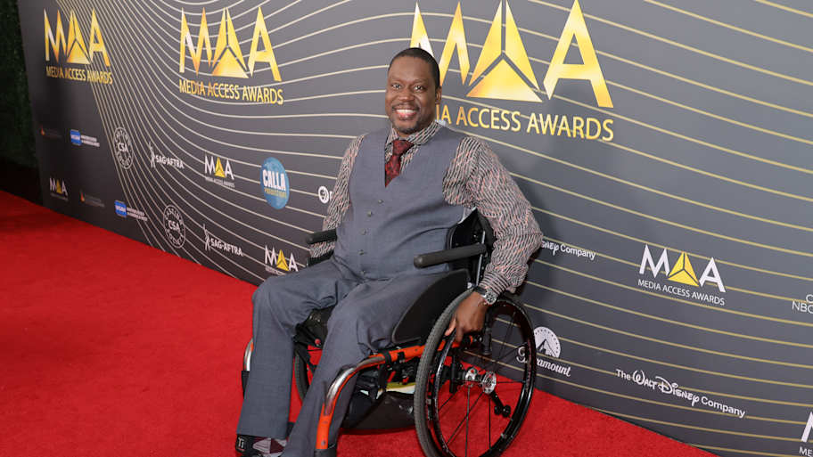 Watch Fear the Walking Dead actor Daryl Mitchell in ABC's biggest ...