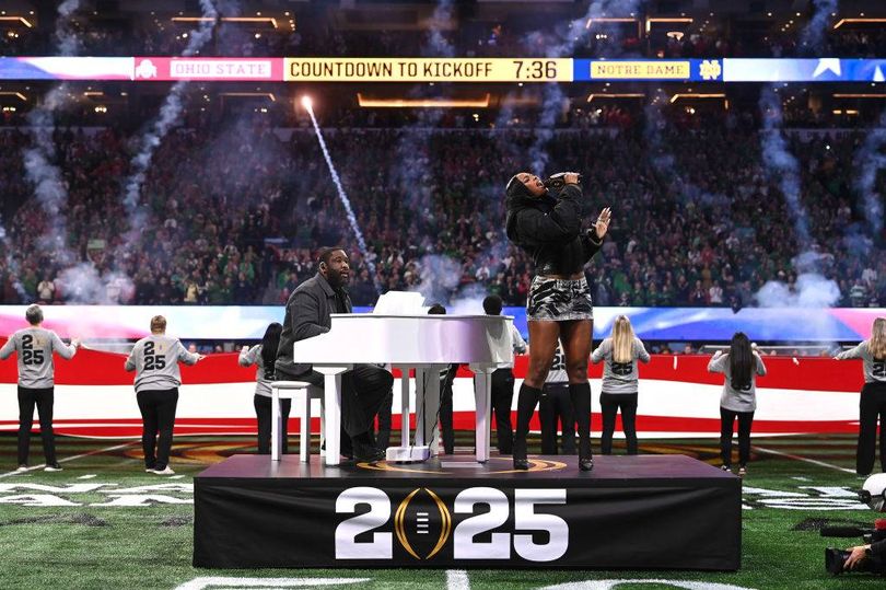 Coco Jones unites CFP fans with national anthem performance before final