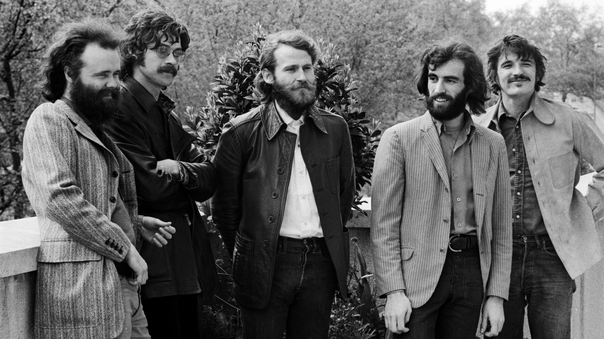 “It was a job. Play a stadium, play a theatre…”: The words of Garth ...