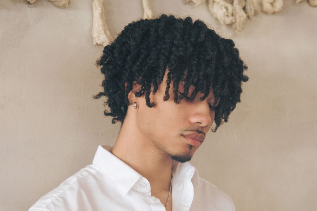 Bryant Barnes Is Heartbroken on New Song 'Why Can't You'