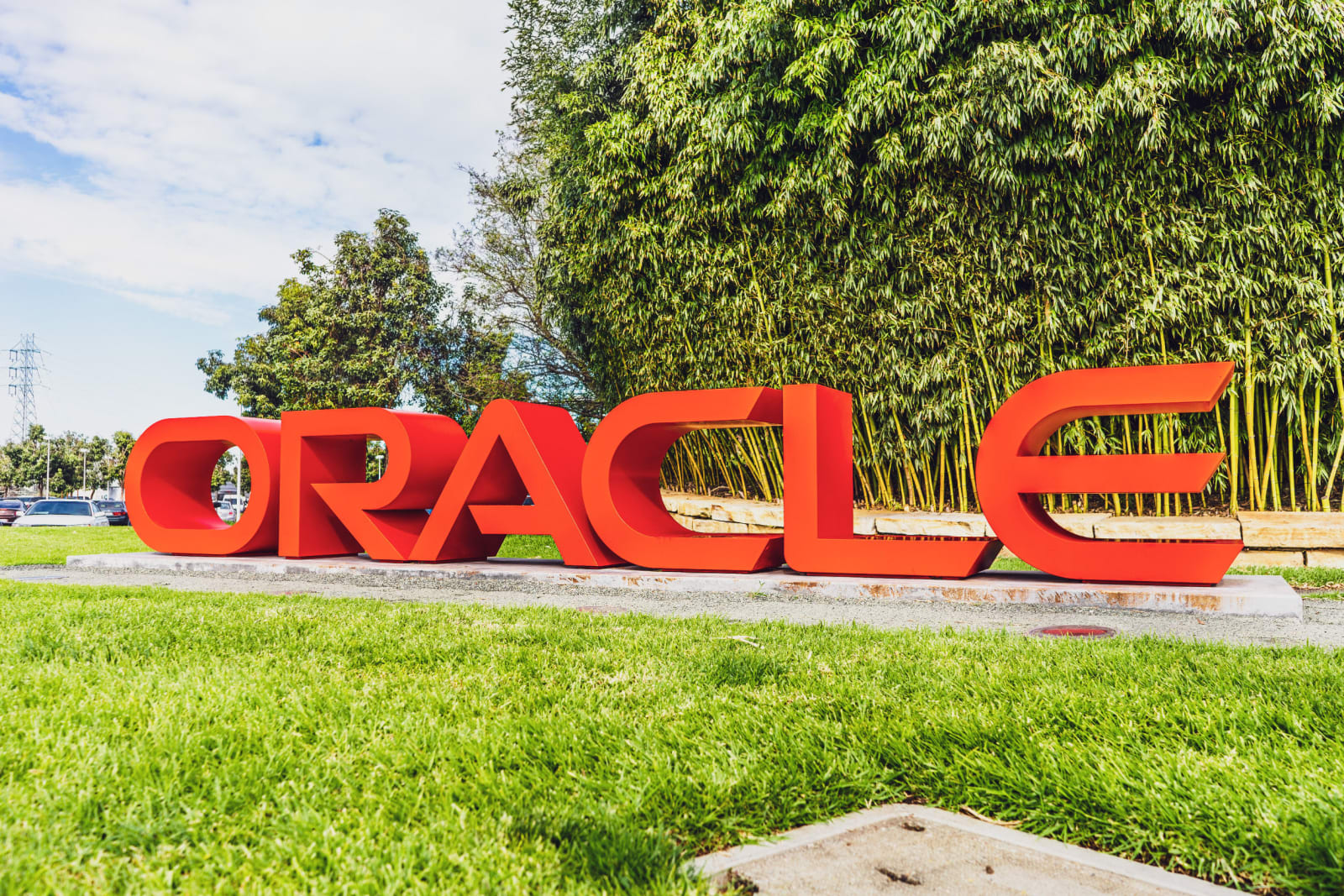 Oracle, OpenAI, SoftBank plan $500B AI infrastructure deal with White ...