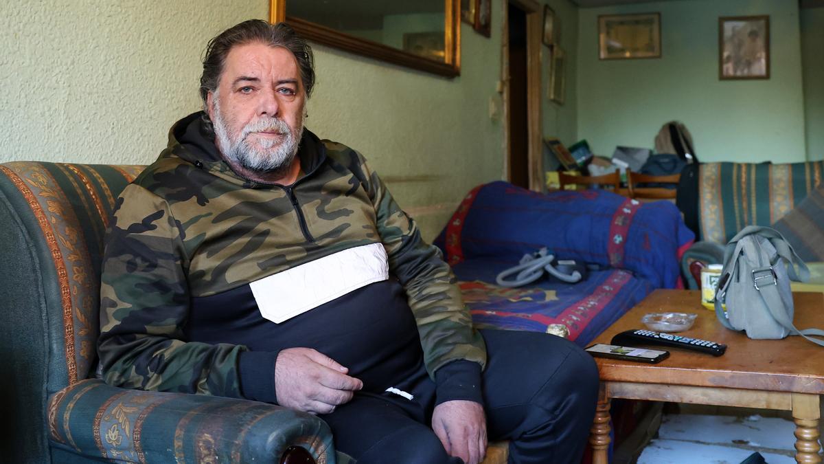 Una noche de vigilia ante el tercer intento de desahucio de una ...