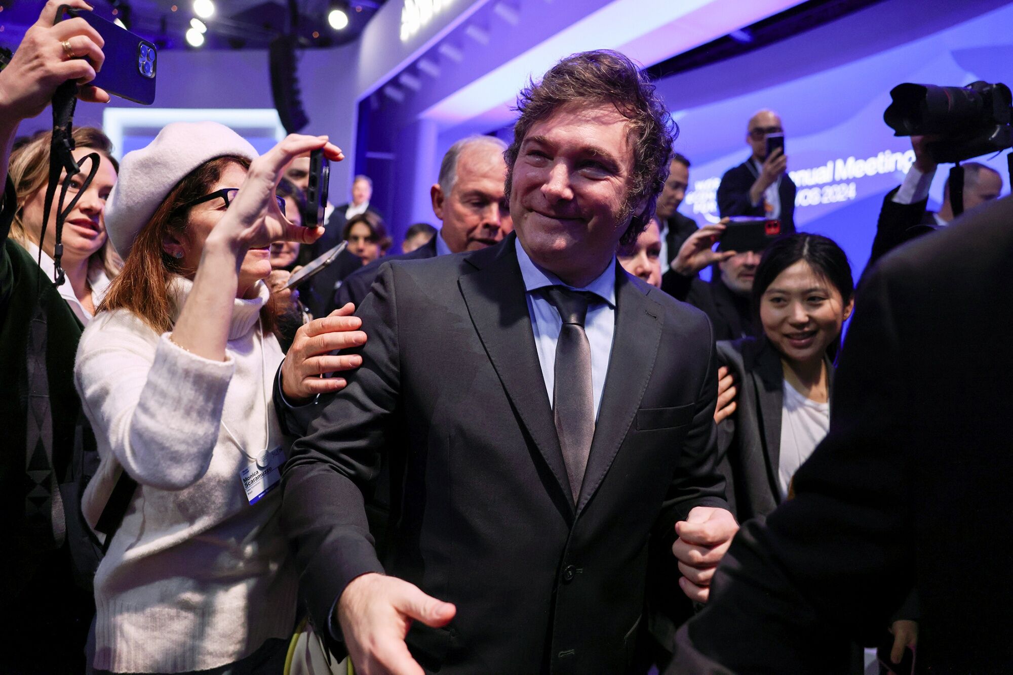 Milei, “el loco”, está de volta a Davos após acumular vitórias