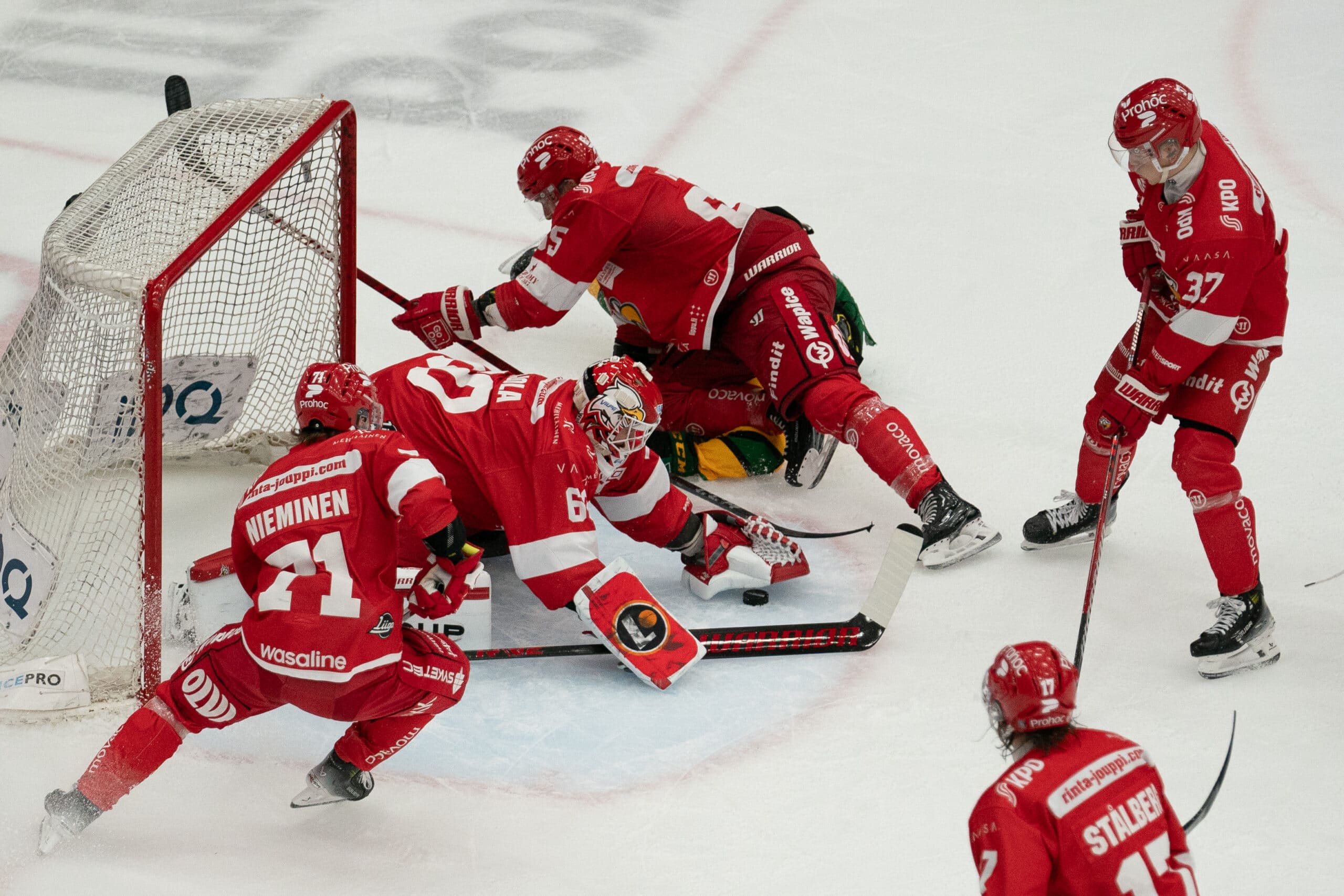 Ruotsin maajoukkuemies Vaasan Sportiin