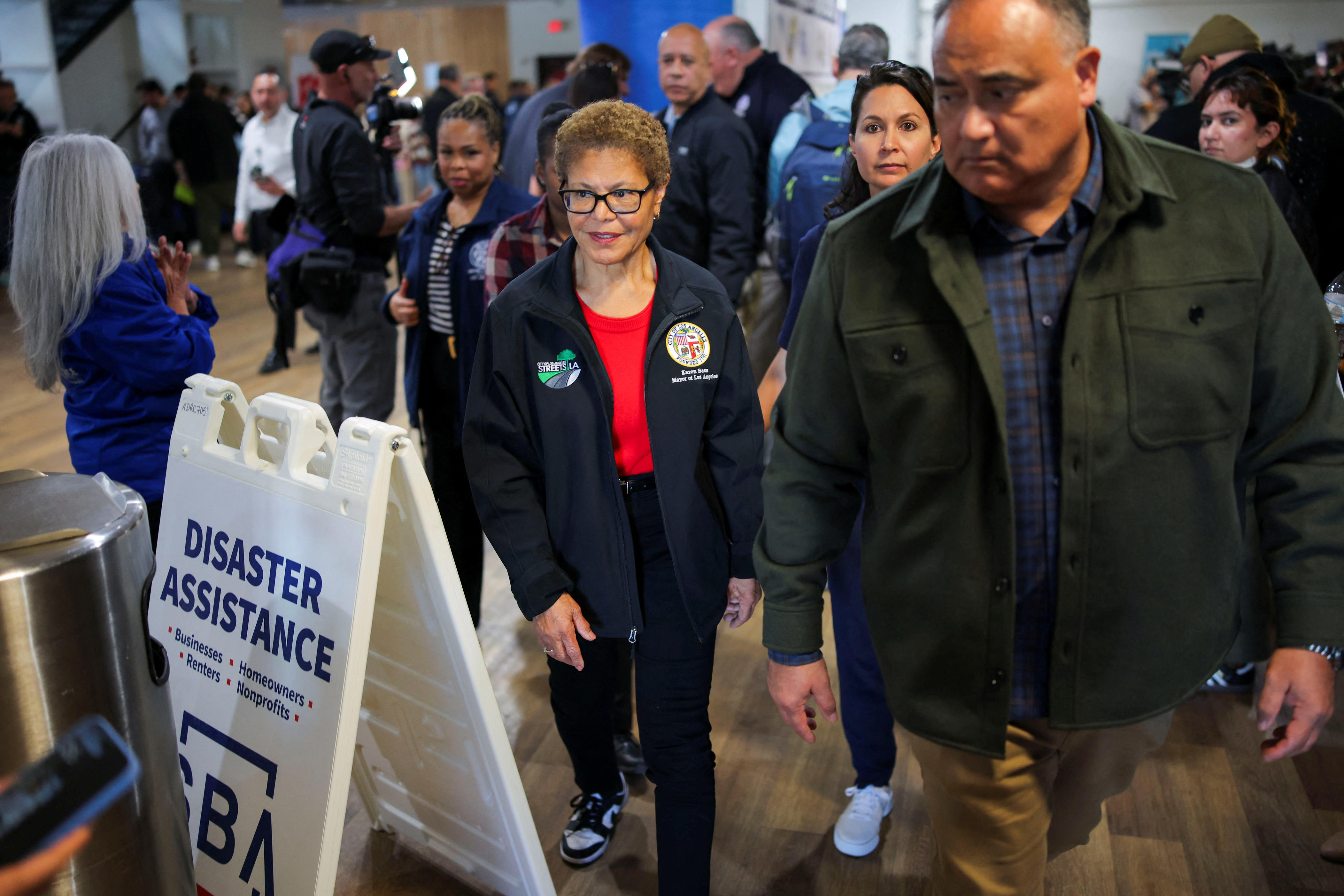No, Los Angeles Mayor Karen Bass didn't oust fire chief | Fact check