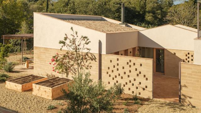 Architects unveil gorgeous home built using ancient materials and ...
