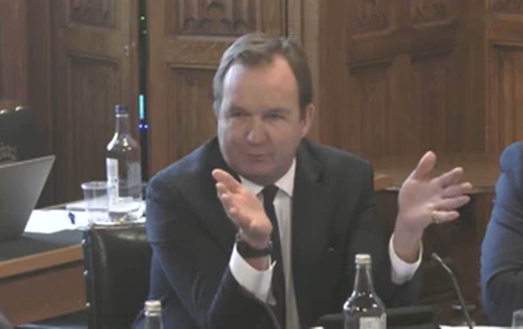 "Russia thinks they're at war with us and we don't", ex-MI6 boss says ...