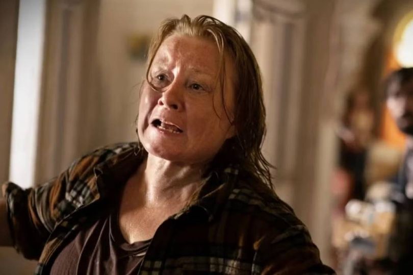 From star Elizabeth Saunders' life including 'tricky' time with co-star ...