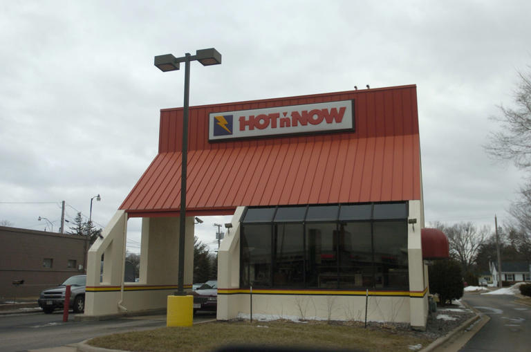 Hot 'n Now burger chain is making a comeback in Michigan: Here's where