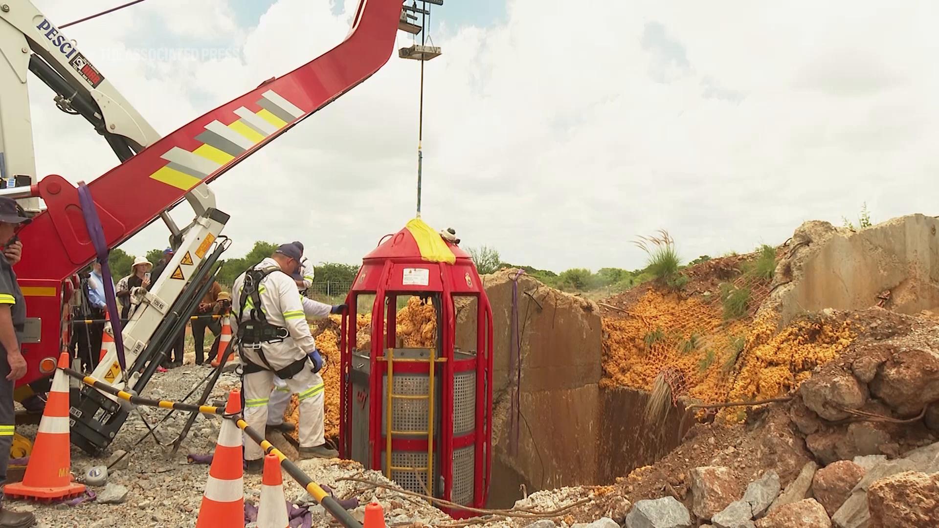 Rescue camera gave officials view of hundreds of miners in South Africa ...