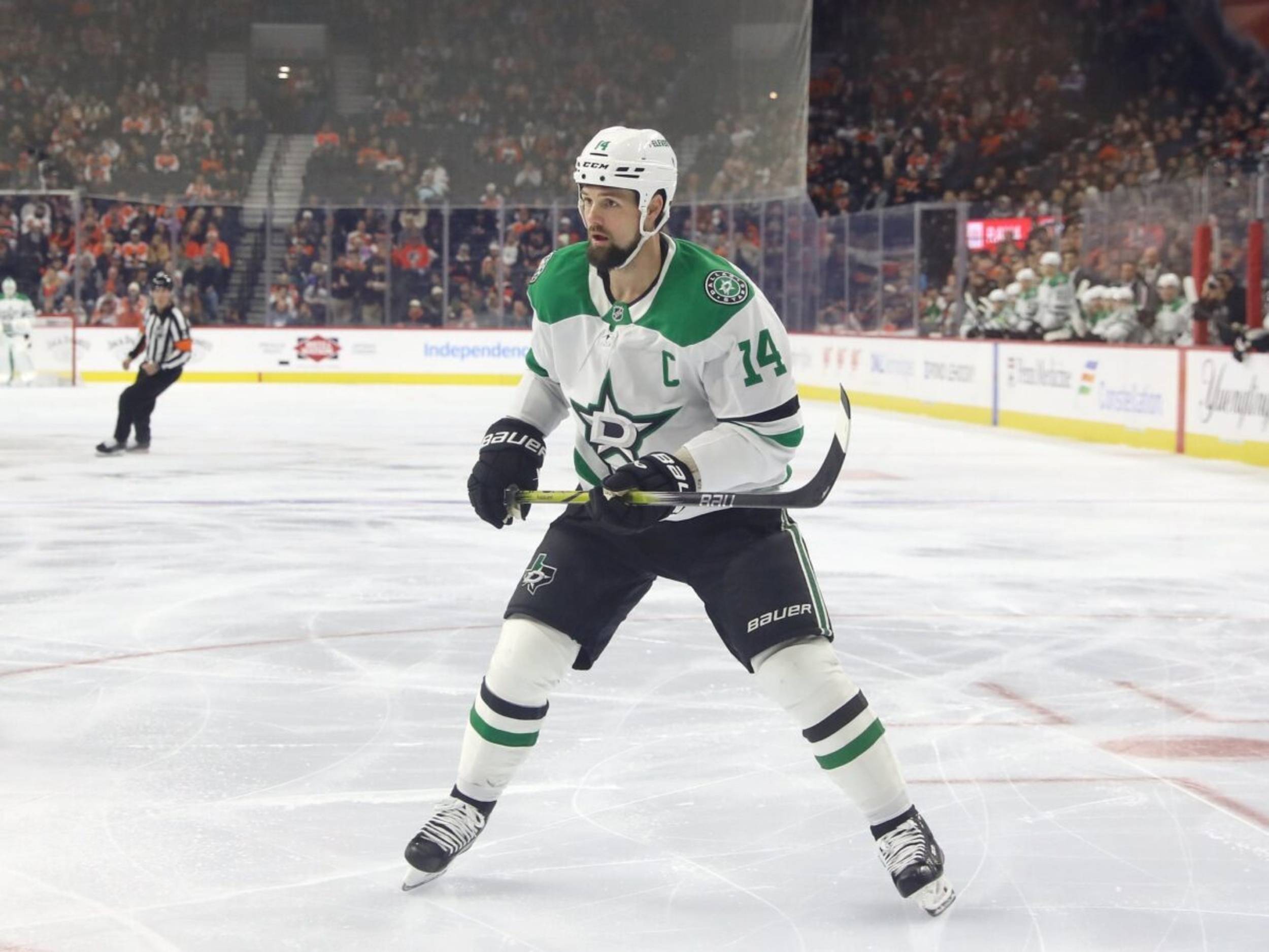 Robertson Scores 2 in Thrilling 4-3 Win Over Golden Knights