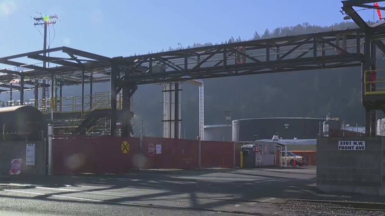 City council debates future of Zenith Energy oil terminal in NW Portland