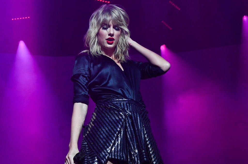 Taylor Swift Scores Record-Breaking 15th No. 1 on Top Album Sales Chart ...