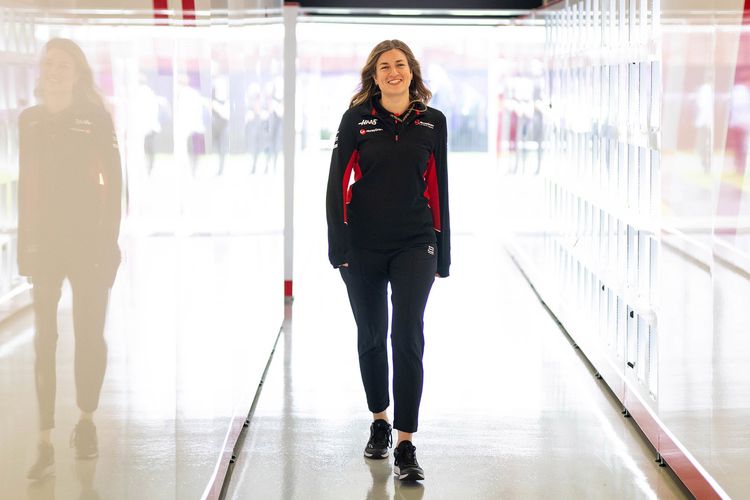 Ayao Komatsu Tunjuk Laura Mueller Jadi Race Engineer Haas, Pertama ...