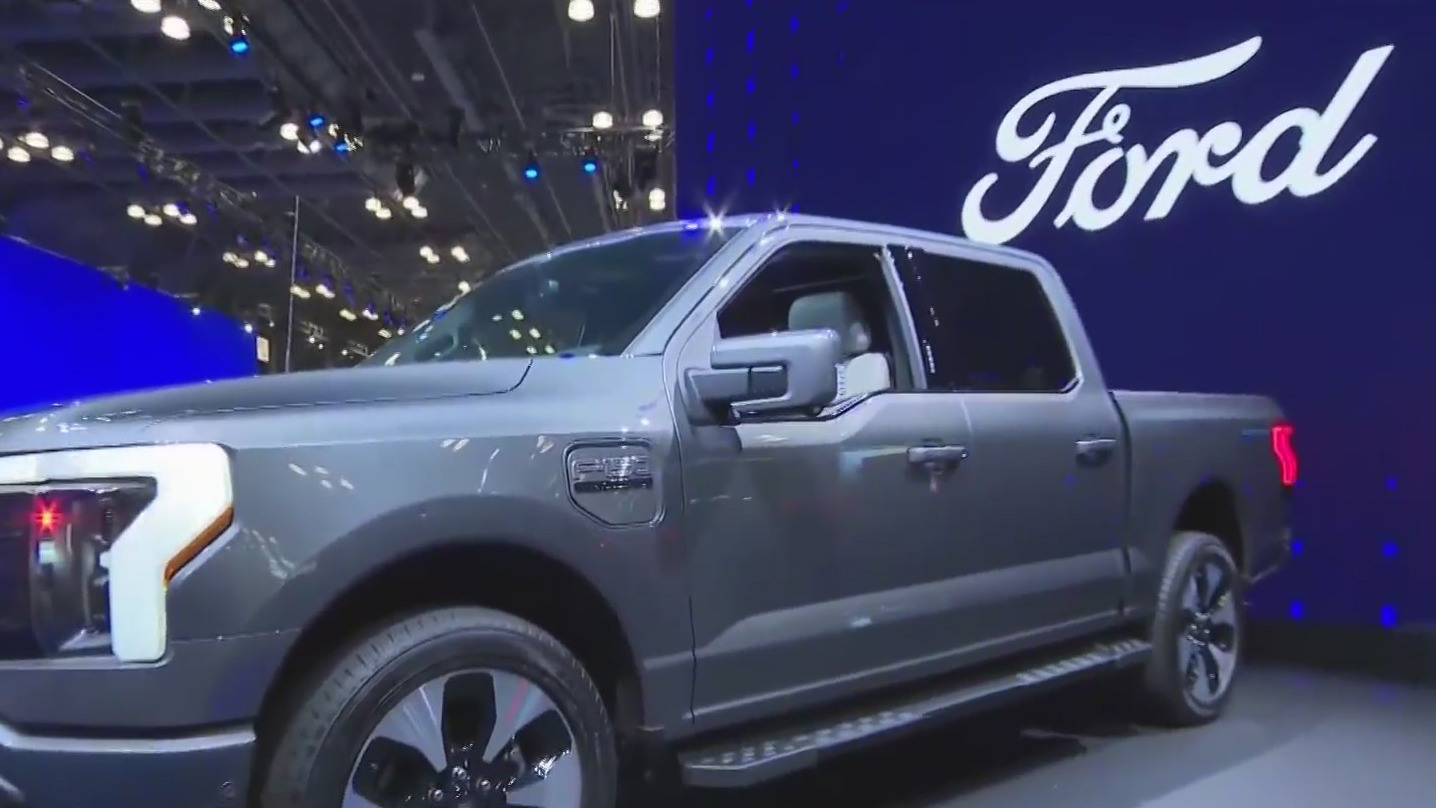 Trump revokes Biden's EV mandate Trump revokes Biden's EV mandate