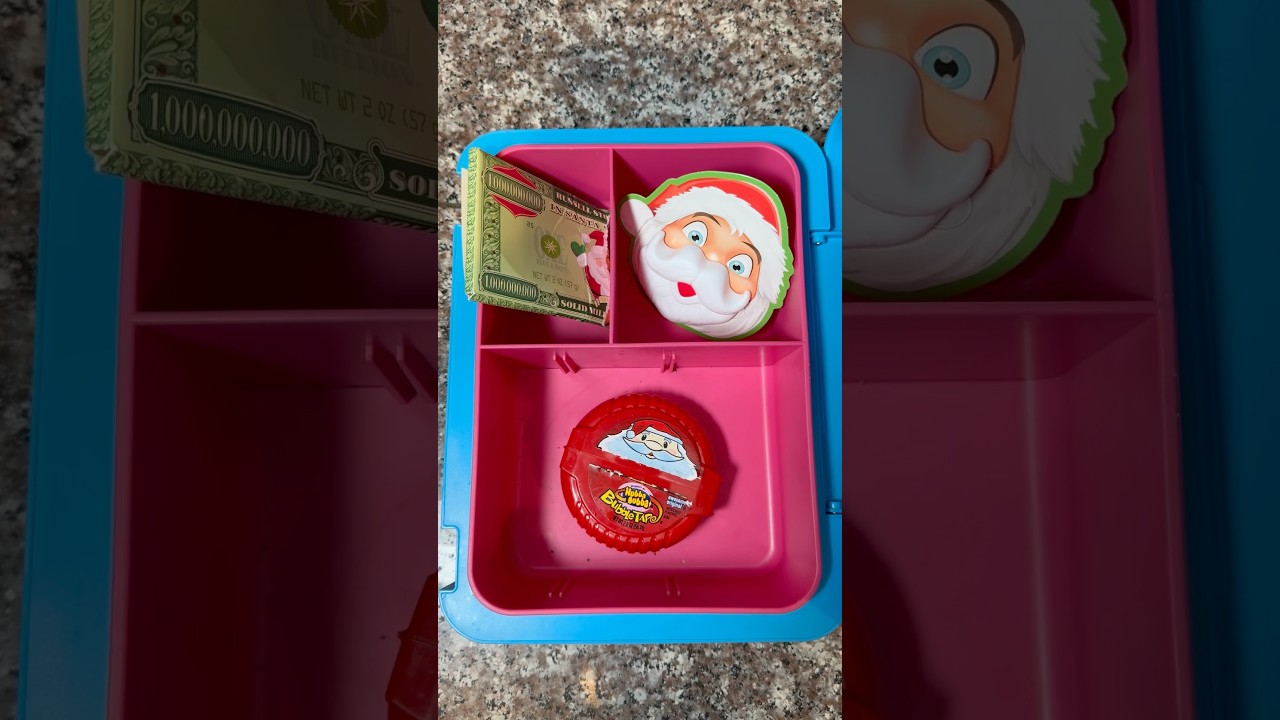 Packing school lunch with Christmas cinnamon roll