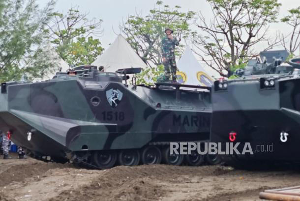 TNI AL Terjunkan Tiga Tank Amfibi Robohkan Pagar Laut Hari Ini