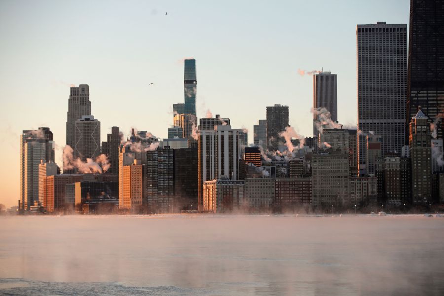 Forecast: Temps increase into 20s, spotty snow showers around Chicagoland