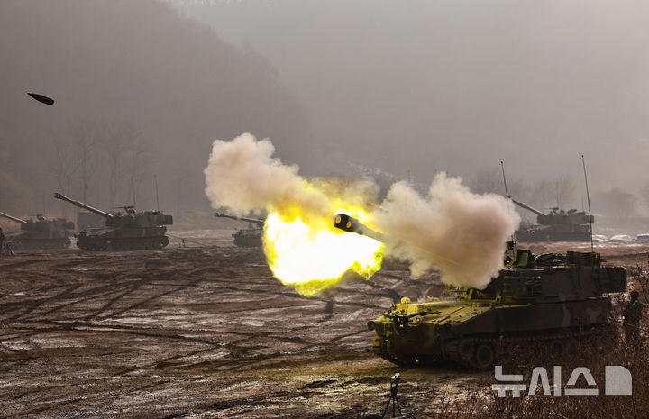 「1発必中」 K55A1自走砲の砲撃訓練