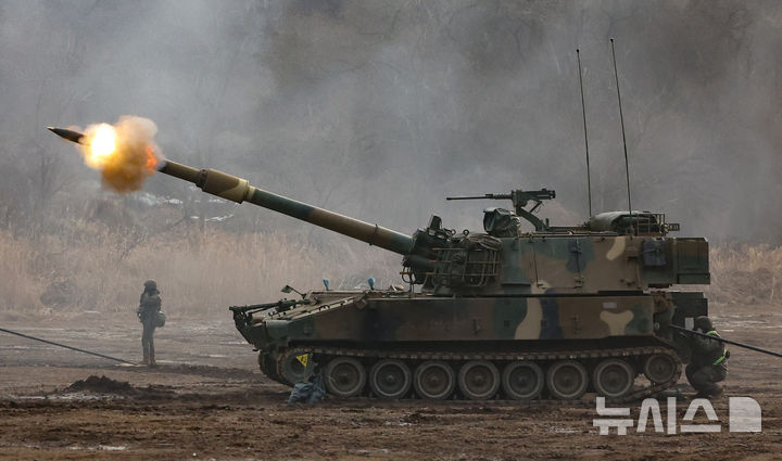 「1発必中」 K55A1自走砲の砲撃訓練