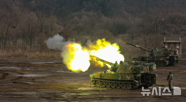 「1発必中」 K55A1自走砲の砲撃訓練