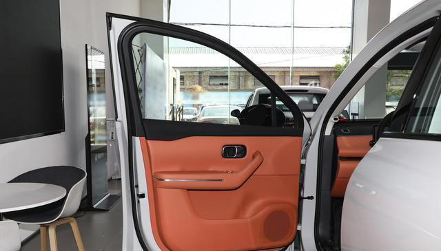 中型SUV12.88万元起售！轴距2825mm，两套动力可选，全系还配智驾