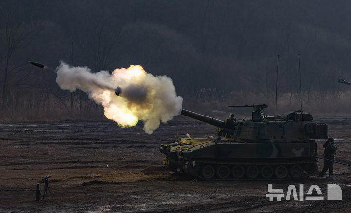 「1発必中」 K55A1自走砲の砲撃訓練