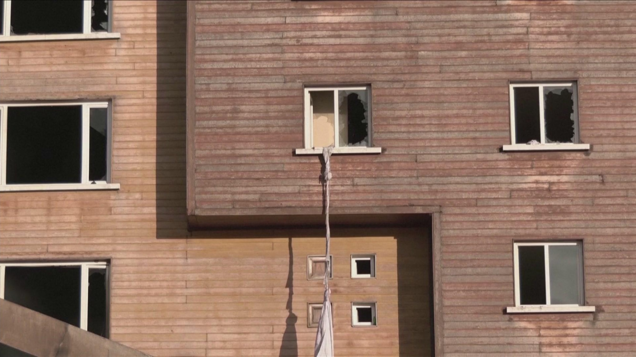 Turchia, gli ospiti dell'hotel hanno provato a calarsi dalle finestre ...