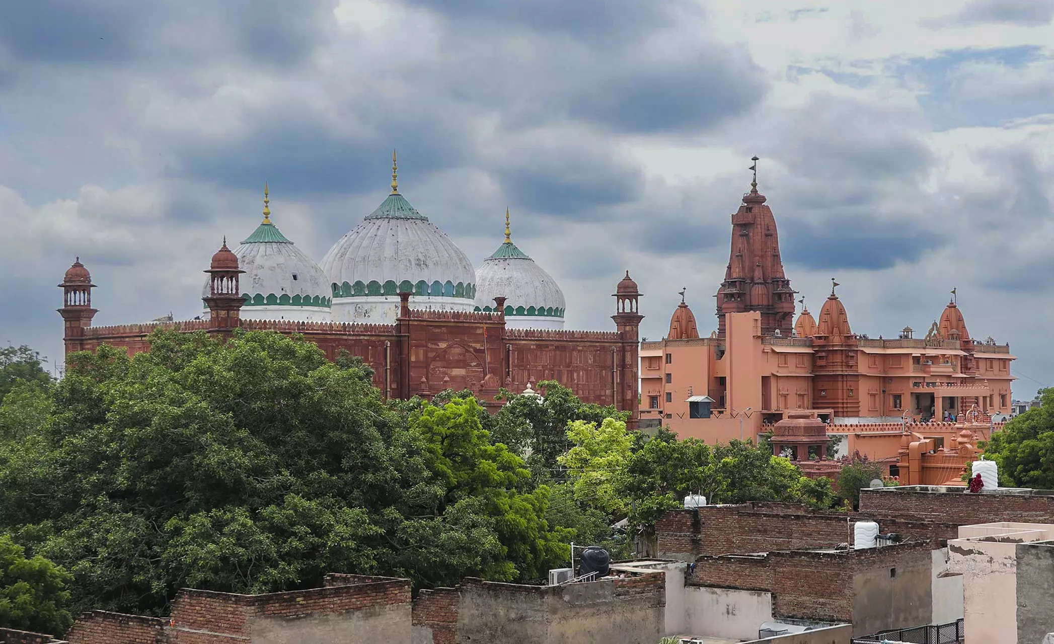 SC extends stay on court-monitored survey of Shahi Idgah mosque complex ...