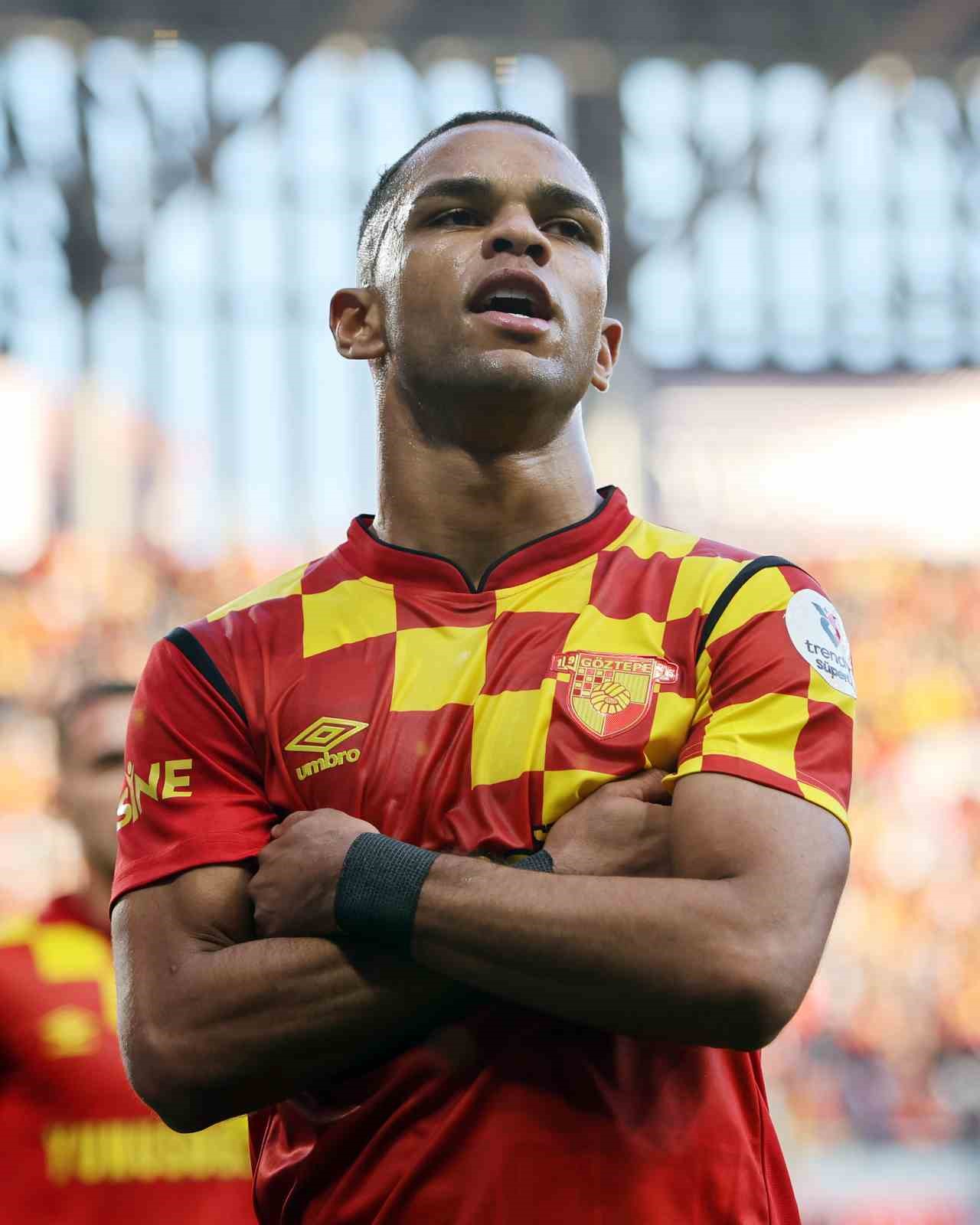 Göztepe’de Romulo’dan sonra Juan da parlıyor