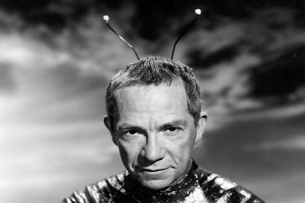 Silly Aliens: 8 Memorable Space-Themed TV Comedies