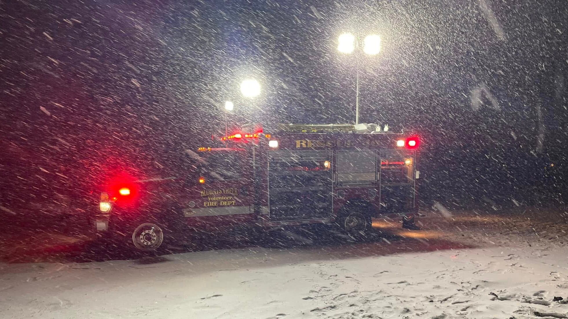 Beaufort County first responders battle mobile home fire in winter storm