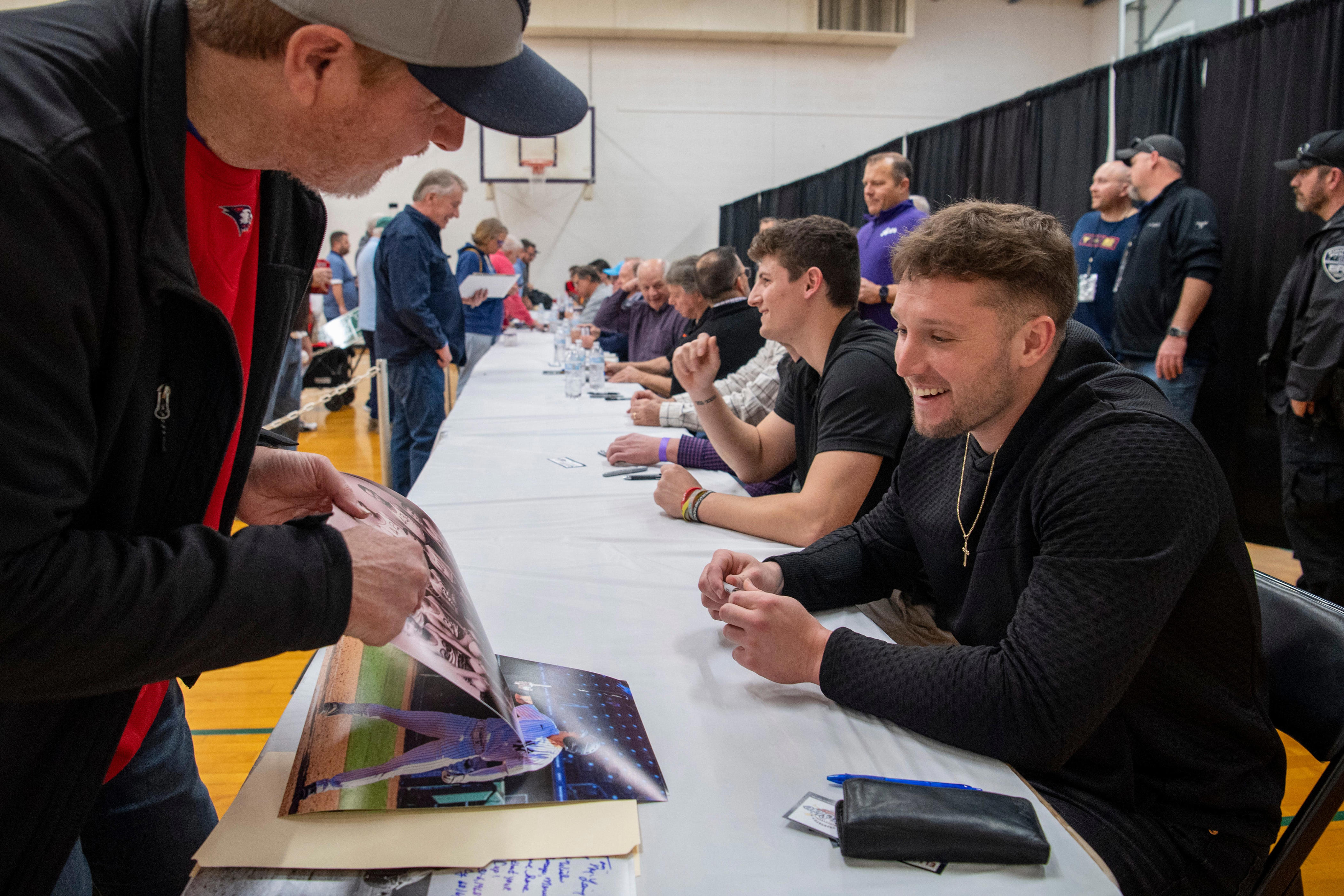 A cabaret, 'Pretty Woman' and more: Here are 5 things to do this ...