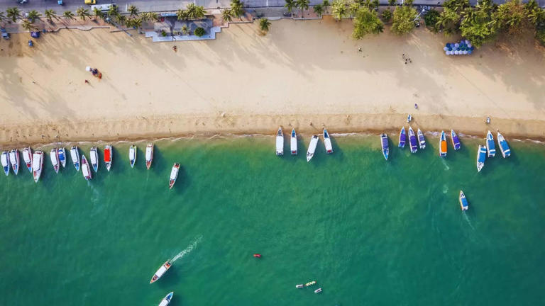 Indian tourists urinating on Pattaya Beach: This is what actually happened
