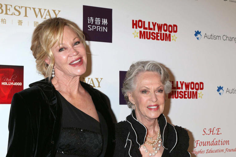 Tippi Hedren: Schauspiel-Ikone wird 95: Tochter Melanie Griffith zeigt ... Tippi Hedren: Schauspiel-Ikone wird 95: Tochter Melanie Griffith zeigt ...