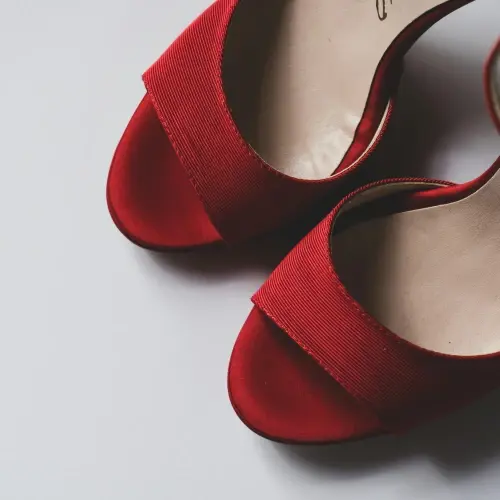 Rekomendasi Sepatu Merah dari Brand Lokal untuk Imlek 2025