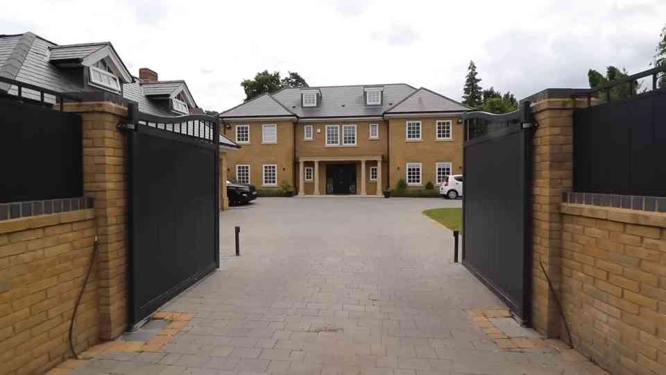 Inside a £4,650,000 Modern Mansion just outside London