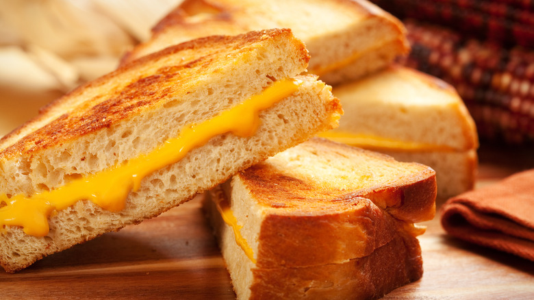 10 Ways Celebrity Chefs Take Their Grilled Cheese Up A Notch