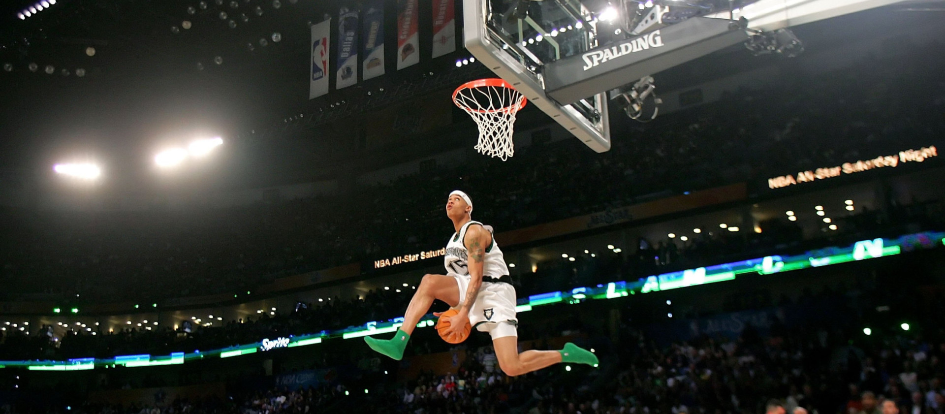 Top 30 iconic moments in NBA history