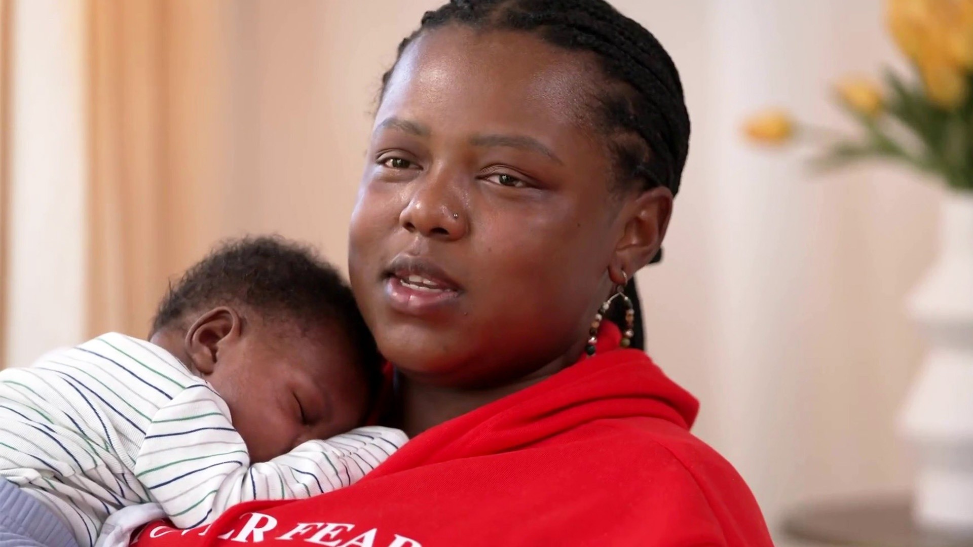 ‘Moms Helping Moms’ group helps parents displaced by LA fires