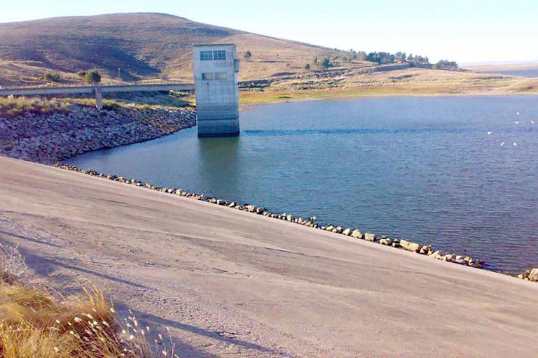Sigue bajo el nivel de agua en Paso Piedras