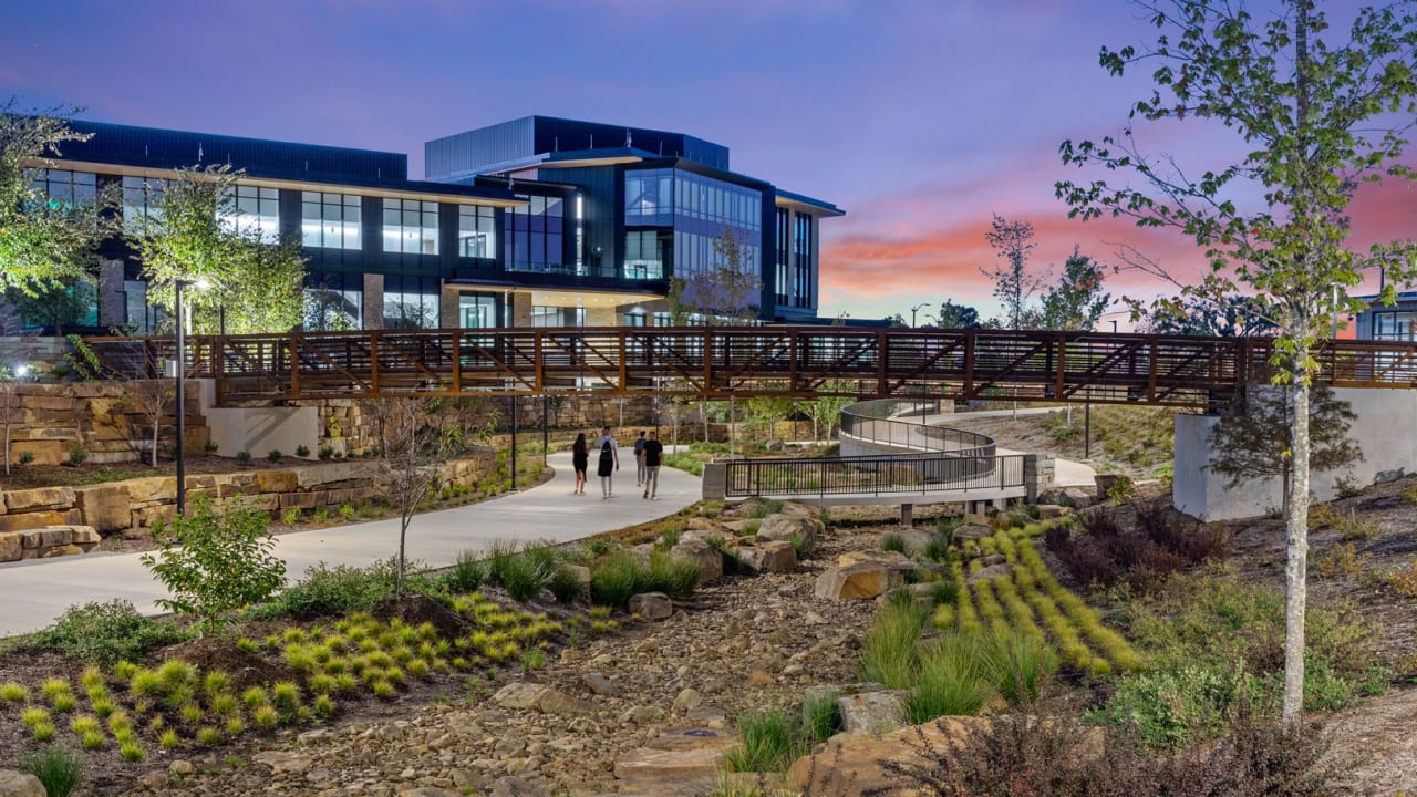 Walmart designed its new Bentonville headquarters to be a bikeable ...