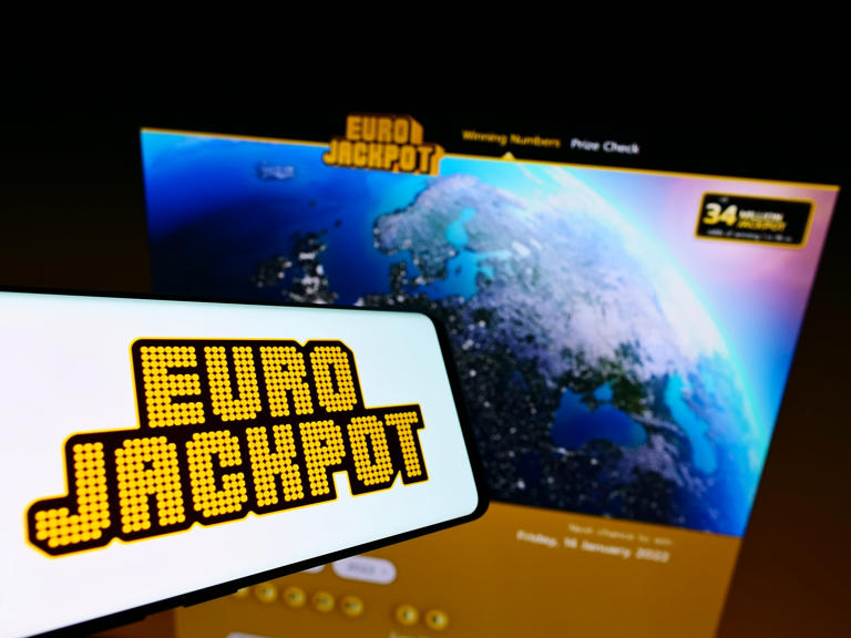 Sześcioro Polaków z wygranymi w Eurojackpot. Kumulacja wynosiła 300 mln zł