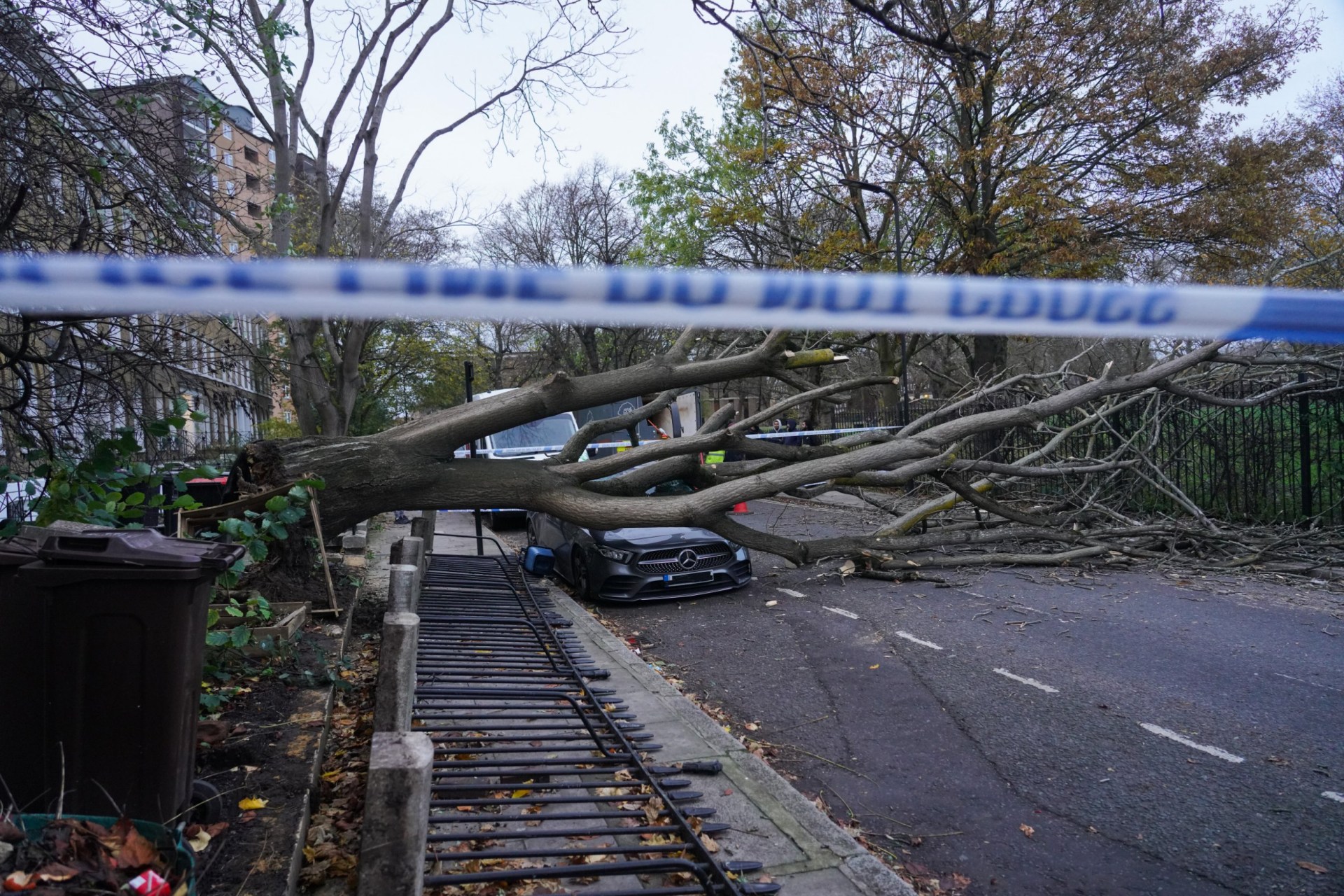 Live tracker map shows where Storm Eowyn is with first storm of 2025 ...