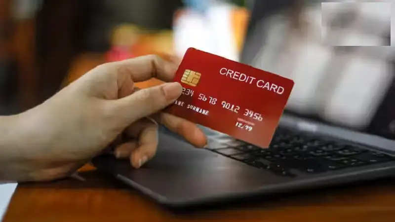 This credit card is giving tremendous interest on FD, read the many ...