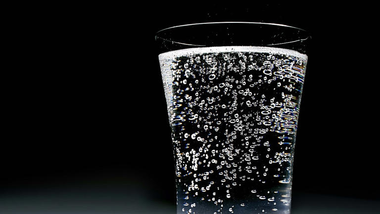 Can fizzy or carbonated water help with weight loss?
