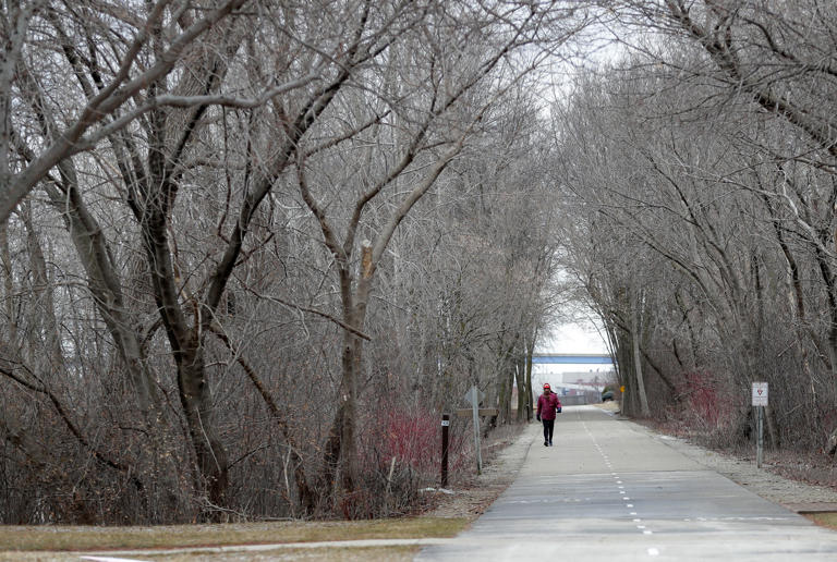 Fox River Trail study shows support for paving trail 3.4 miles to ...