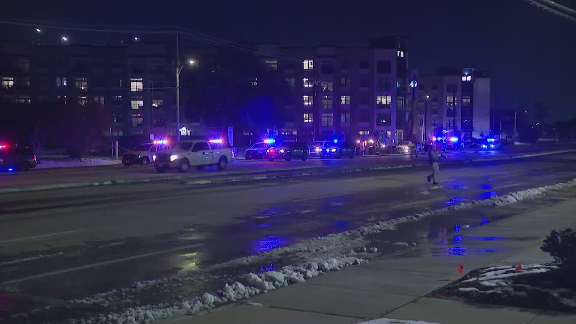 KHOU 11 Team Coverage | Crews work to clear Houston roads of ice, snow ...